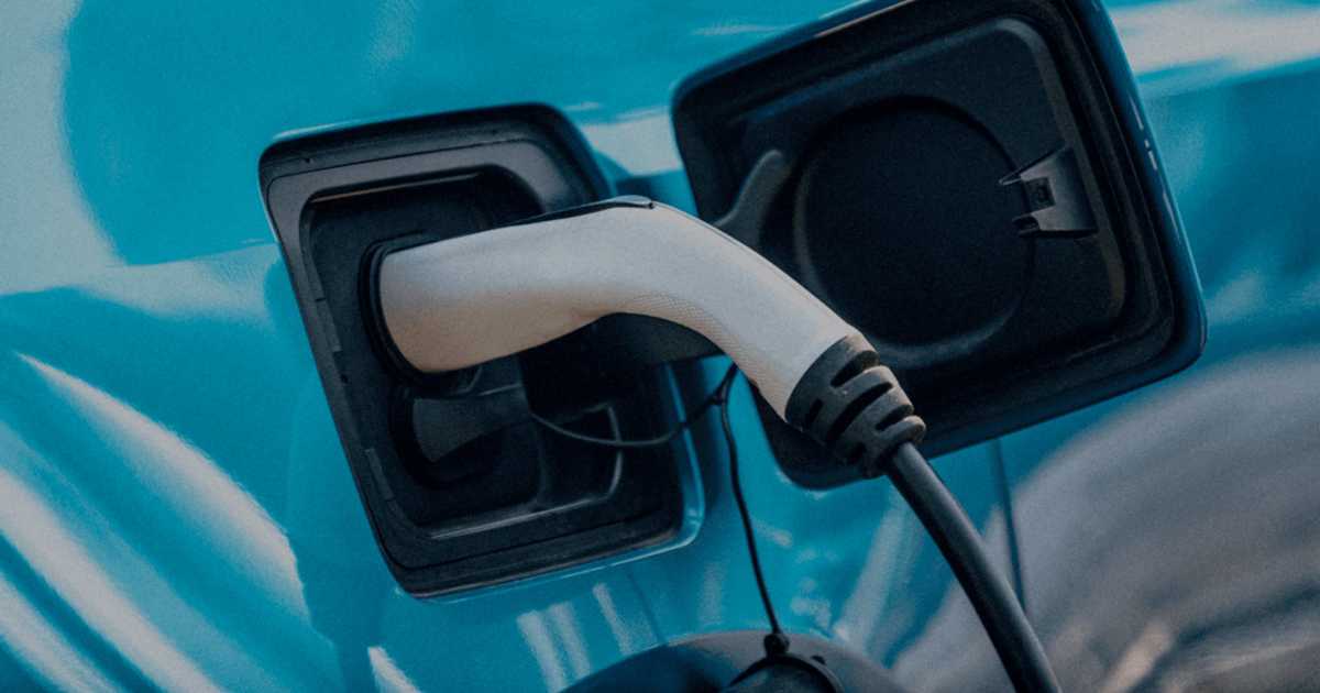 Cómo hacer la instalación de un cargador de coche eléctrico | Cuerva